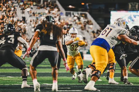 Spartans Bring Home Dick Tomey Legacy Trophy With 35 0 Win Over Hawaii
