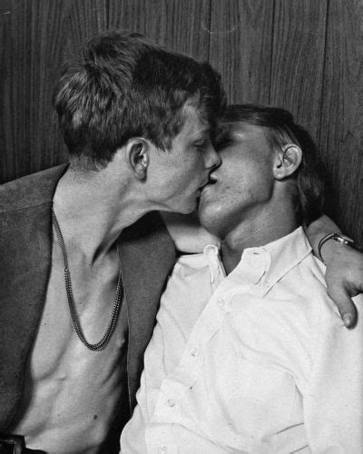 Kiss Tumbex