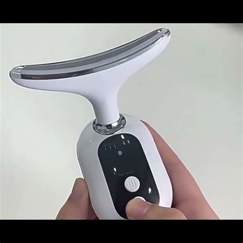 Pyho Usb충전식 얼굴 마사지기 2023 새로운 디자인 목 마사지기 Ems 미세전류 이온도입 감응식 음파 진동 45도 온열 안마기 Youtube