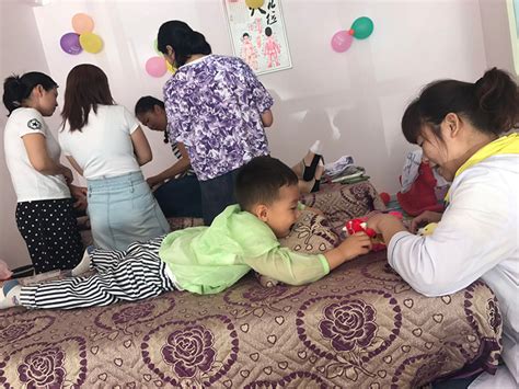 推拿培训学校 育培训学校 培训学校门头 大山谷图库