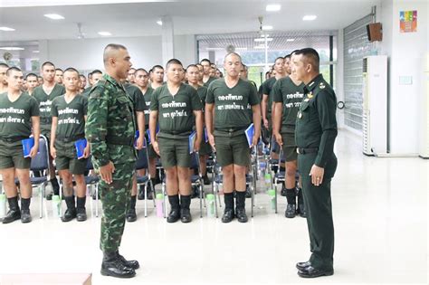 ผบ มทบ 27 พบปะคณะครูฝึก และทหารใหม่ ผลัด 2 62 หลังจากผ่านการฝึก 1