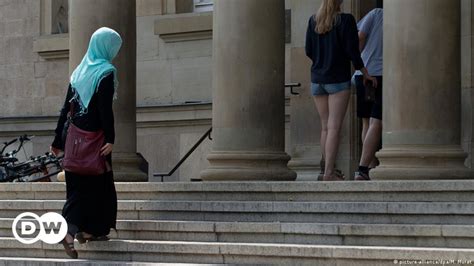 Twitter Against Campus Racism DW 12 15 2015