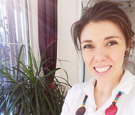 Сопругата на бугарскиот амбасадор во РС Македонија Билјана Ангелова со нова кампања