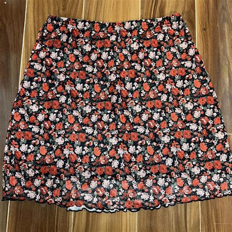 Shein Red Floral Mini Skirt Size Small Like New Depop