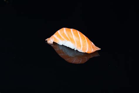 1 Nigiri Salmón JirŌ Sushi