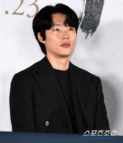 Sc이슈 한소희♥ 류준열 입꾹닫 해제는 언제쯤