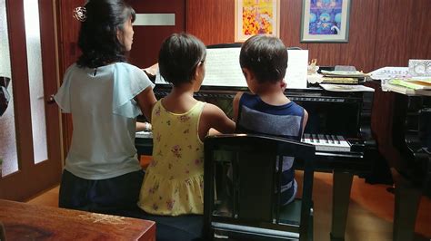 【クラリネットをこわしちゃった】6手連弾 Youtube