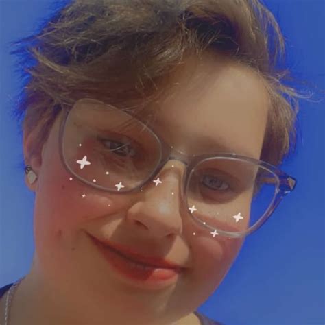 Burgundy Dickson Burgundylyn • Threads Say More Burgundy Dickson Burgundylyn • Threads Say More