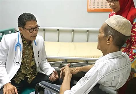 Agus Ali Fauzi Ahli Paliatif RSUD Dr Soetomo Yang Juga Penceramah Jawa Pos