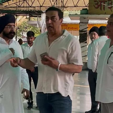 Mukul Dev Funeral पंचतत्व में विलीन हुए एक्टर मुकुल देव नम आंखों के साथ भाई राहुल देव ने दी