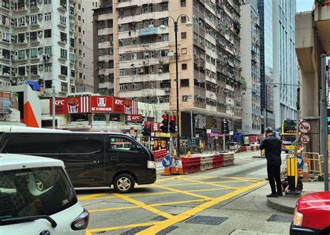北角客貨車撞女途人 手腳受傷送院治理｜即時新聞｜港澳｜oncc東網