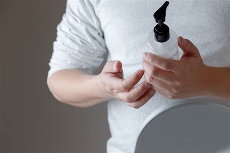 メンズにもおすすめのオールインワンの特徴とは？選び方から使い方まで解説
