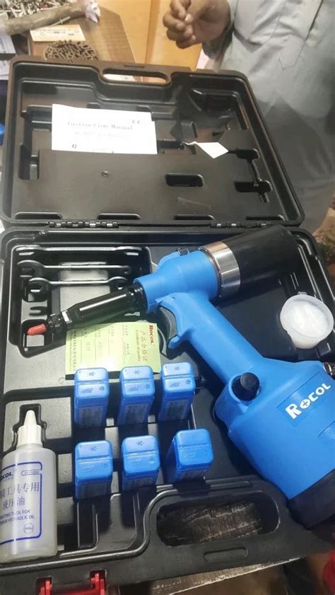 Rocol Pneumatic Nut Insert Tool 7 Cfm Air Pressure 90 Psi At ₹ 19500
