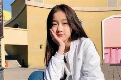 Con Gái Triệu Vy Tiểu Tứ Nguyệt Sở Hữu Ngoại Hình Xinh đẹp Và Tài
