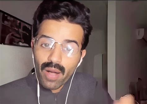 أبوي مات من العين وأمي أصيبت بورم بالمخ بالفيديو سعود القحطاني