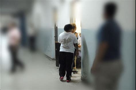 Desde los años fue violada por el padre y luego la madre la entregó a un amigo de Hoy