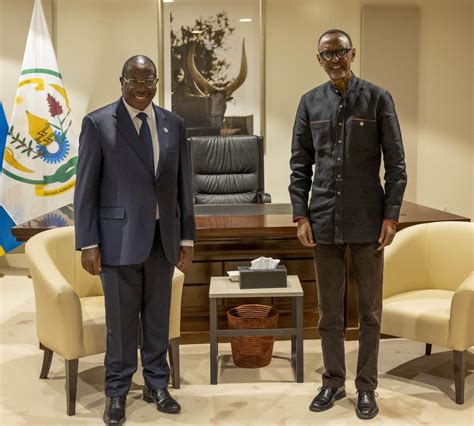 Makamu Wa Rais Afanya Mazungumzo Na Rais Kagame JAMHURI MEDIA