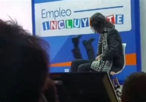 Tremendo Totazo Claudia López Se Cayó En Pleno Evento Y Ahora Es