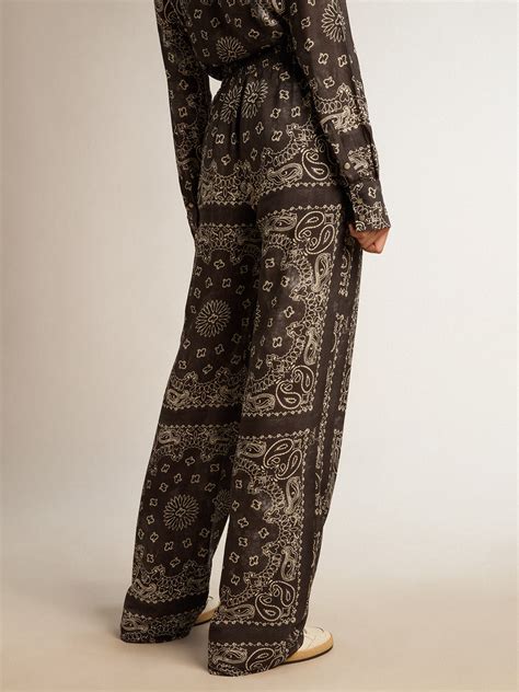 Pantalón jogger en color antracita con estampado paisley Golden Goose