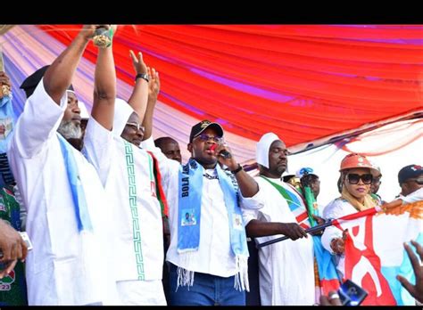Tinubushettima 2023 Mammoth Crowd Receives Campaign Train In Gov