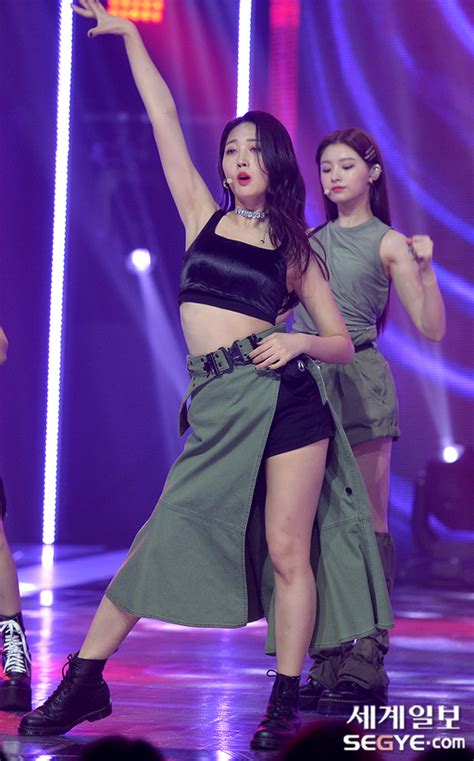 포토 에버글로우 시현 섹시한 각선미 세계일보