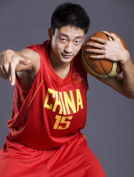 阿尔斯兰王子 赛尔号阿尔斯兰 阿尔斯兰身高 大山谷图库