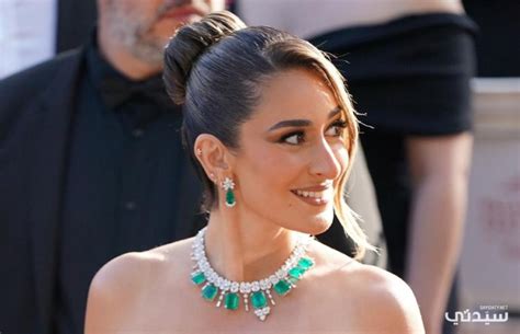 بـ إطلالة كلاسيكية أمينة خليل تخطف الأنظار بمهرجان كان السينمائي