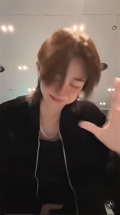 Seventeen Community Posts 怎么可以这么可爱！！！害羞了！！！！