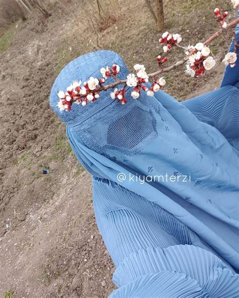 🌸 Bir çiçekle Bahar Olmaz Ama Her Bahar Bir çiçekle Başlar 🌸