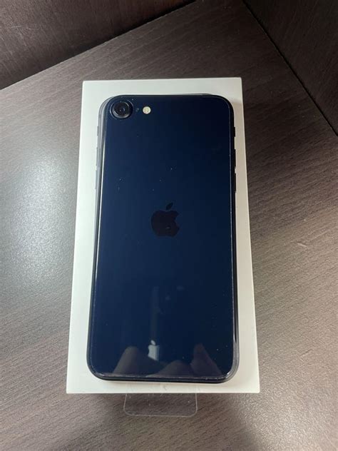 Iphone Se 第3世代 ミッドナイト 64 Gb Docomo メルカリ