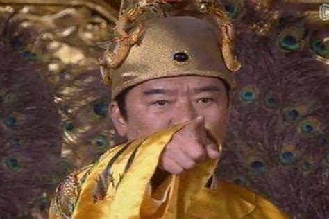 朱元璋給功臣夾菜順帶聊點家常，功臣回家後手刃兩子當皇帝面自殺 每日頭條