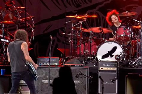See Taylor Hawkinss Son Shane Perform My Hero With Foo Fighters
