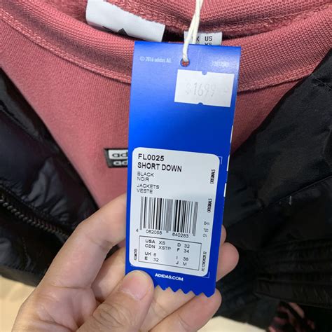 阿迪达斯 Fl0025hk 香港代购 三叶草adidas阿迪达斯三叶草运动服女休闲连帽羽绒外套fl0025hkadidas 系列