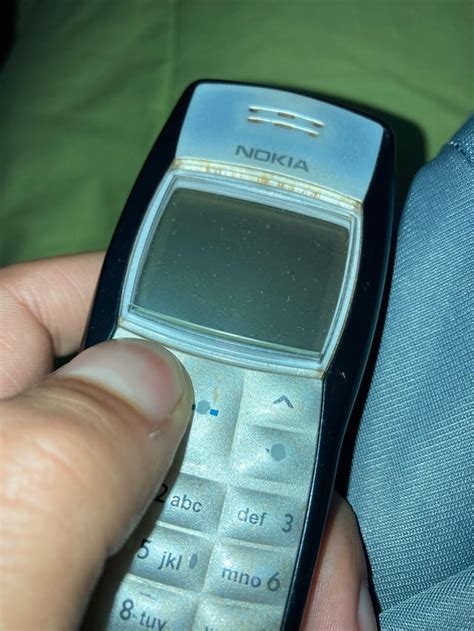 Nokia 1100 Screen Blinks But Doesnt Turn On Rnokia