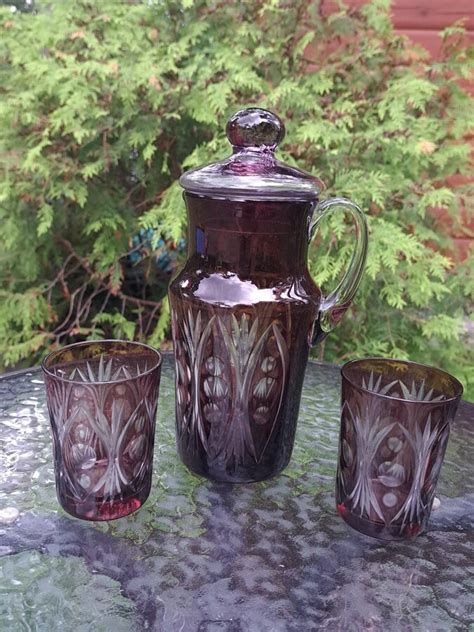 Komplekts ūdenim Karafe Ar Vāciņu Un 2 Glāzes Krāsains Stikls Rokas Gravēšana Latvijas