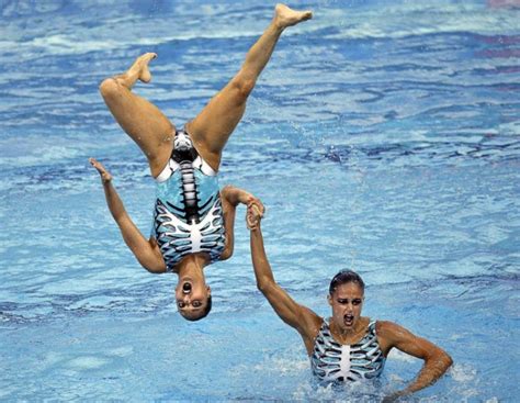 Sync And Snickers Hilarious Moments In Synchronized Swimming Page 19