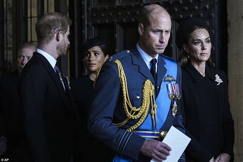 Inside Prince William and Prince Harry's 'fragile truce' | Daily Mail ...