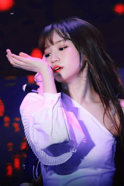 무대에서 땀흘리는 아이즈원 인스티즈 Instiz 이슈 카테고리