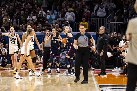 Photos Ncaa Womens Basketball Tournament Final Four No 1 Iowa Vs