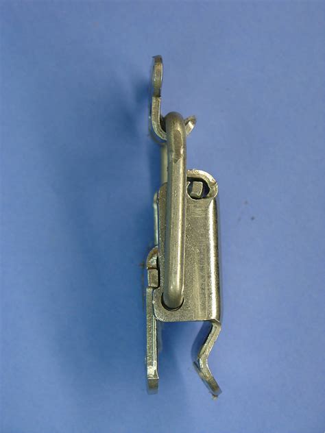 Draw Latches