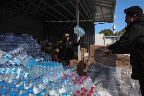 İzmir den gönüllü 225 polis deprem bölgesine gidiyor