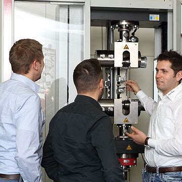 Astm D Izod Notched Impact Test Plastics Zwickroell