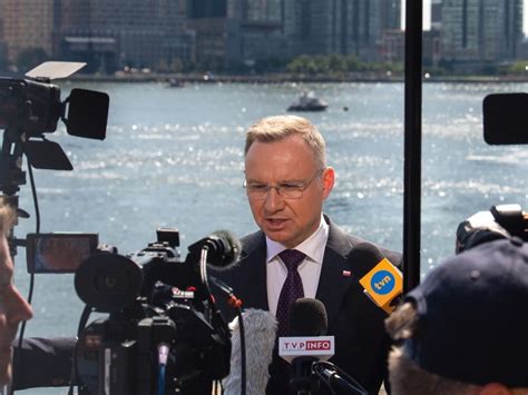 Polska utrzymuje blokadę zboża Duda Ukraina jest jak tonący człowiek