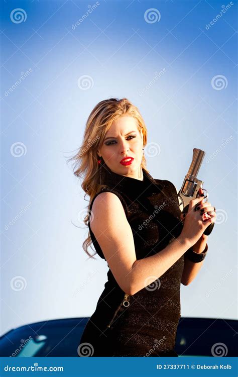 Rokende Hete Blonde Stock Afbeelding Image Of Lang Actie