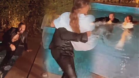 موقف كوميدي بين الفنان تامر حسني وإبنته تاليا وهكذا تصرف معها Youtube