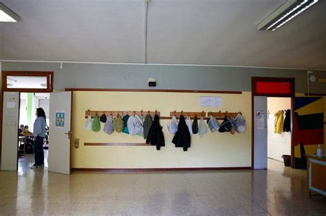 Maestra Sospesa Per Una Preghiera Esce Fuori La Verità