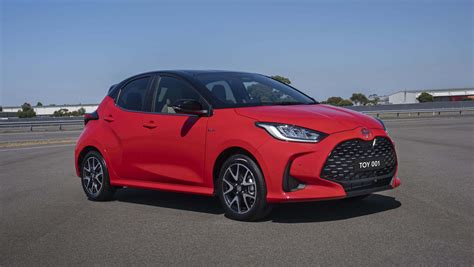 Prix et caractéristiques de la Toyota Yaris 2024 la berline plus