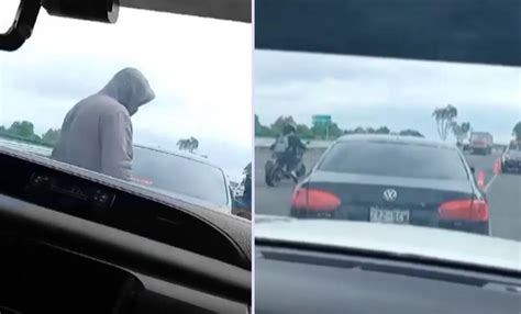 Delincuentes Disfrazados De Policías Asesinan A Joven En La México
