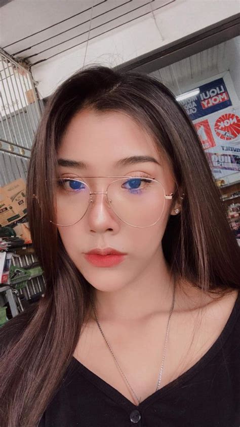 ផ្ទុះការចាប់អារម្មណ៌ នូវភាពស្រស់ស្អាត នឹងការលេងខ្លួនសិចស៊ី រួមទាំងប្រវត្តិតស៊ូ