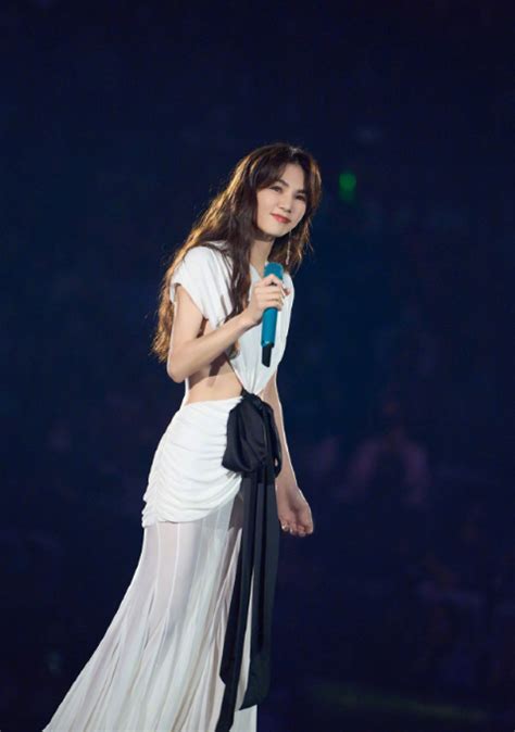 两位知名女星自曝童年被侵犯 被阴影笼罩多年——上海热线娱乐频道